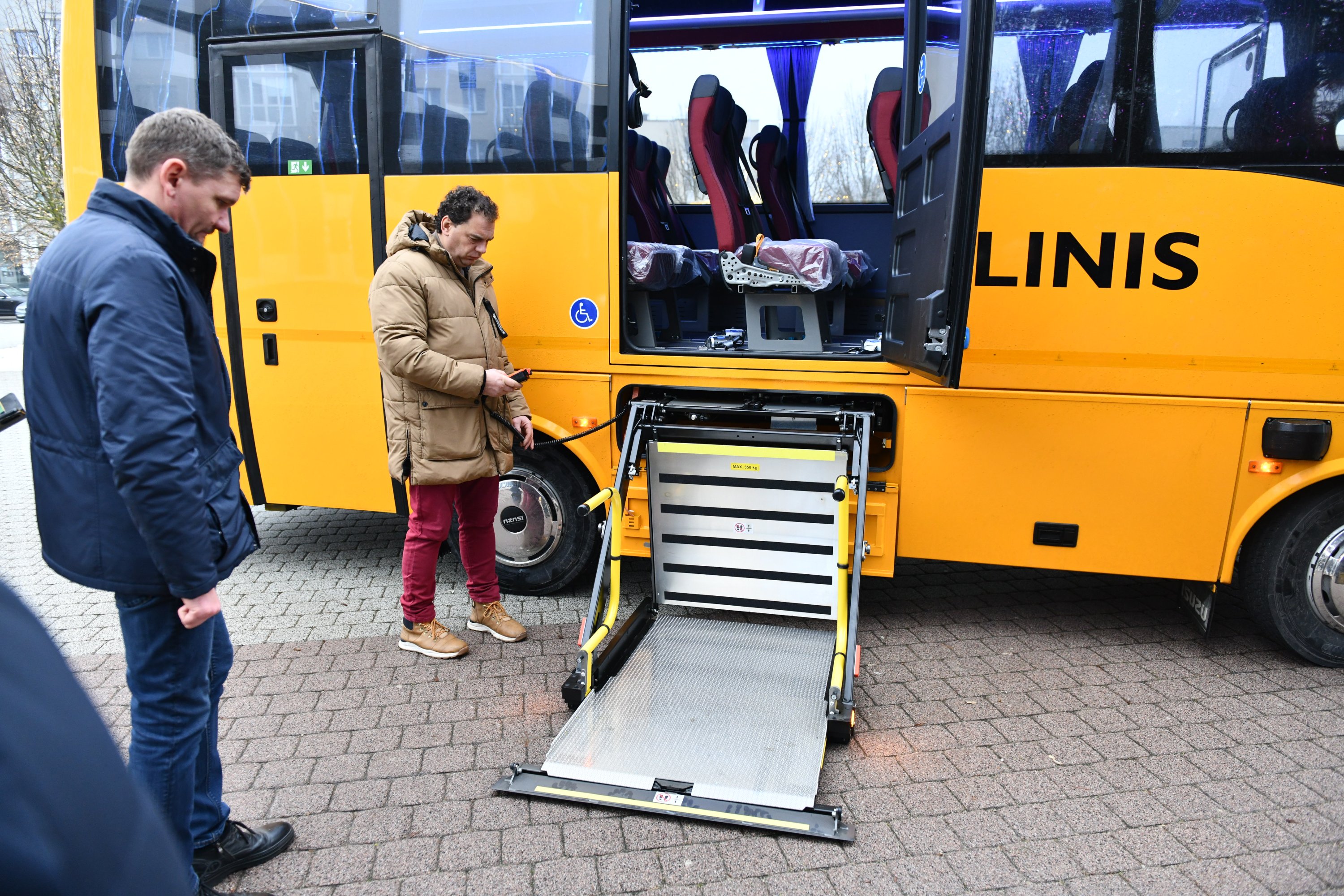 Mokyklinis autobusas Eišiškių S. Rapolionio gimnazijai | Šalčininkų ...